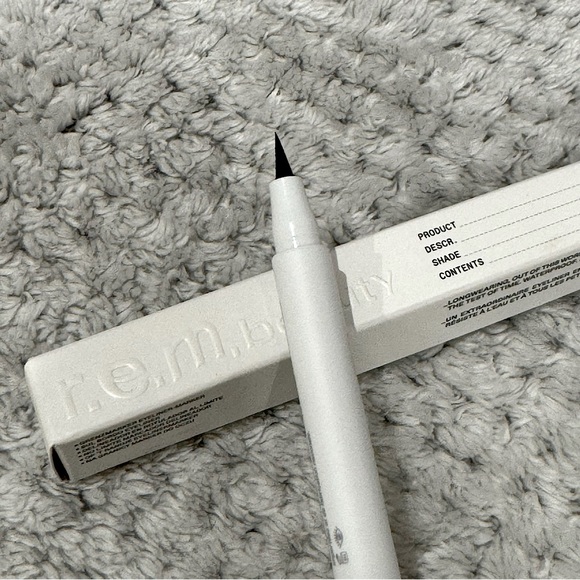 R.E.M. Beauty | Makeup | Rem Beauty At The Borderline Eyeliner Marker | Poshmark